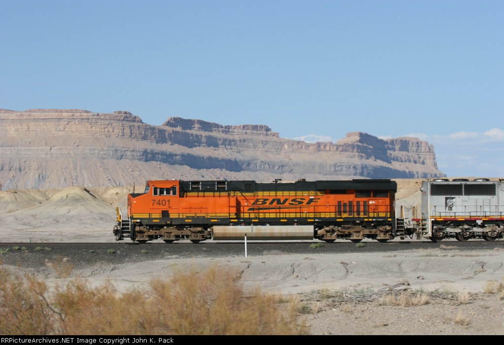 BNSF 7401